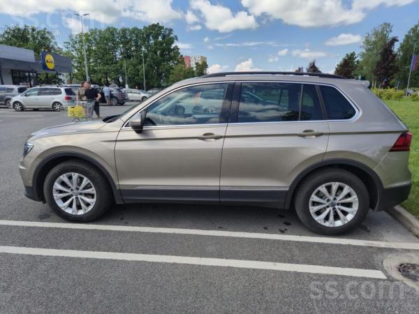 Yellow Volkswagen Tiguan 2019 in Jelgava, with an engine capacity of 2.00 L and mileage of 160 thousand km for 17500 €, photo 8 on AUTOMOTO.COM.LV