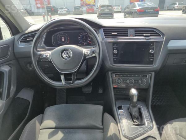 Yellow Volkswagen Tiguan 2019 in Jelgava, with an engine capacity of 2.00 L and mileage of 160 thousand km for 17500 €, photo 9 on AUTOMOTO.COM.LV
