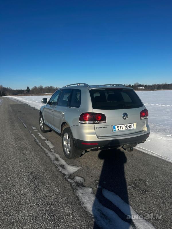 Smilšu krāsa Volkswagen Touareg 2008 Tallina, ar dzinēja tilpumu 3.00 L un nobraukumu 337 tūkst. km par 5600 €, foto 3 vietnē AUTOMOTO.COM.LV