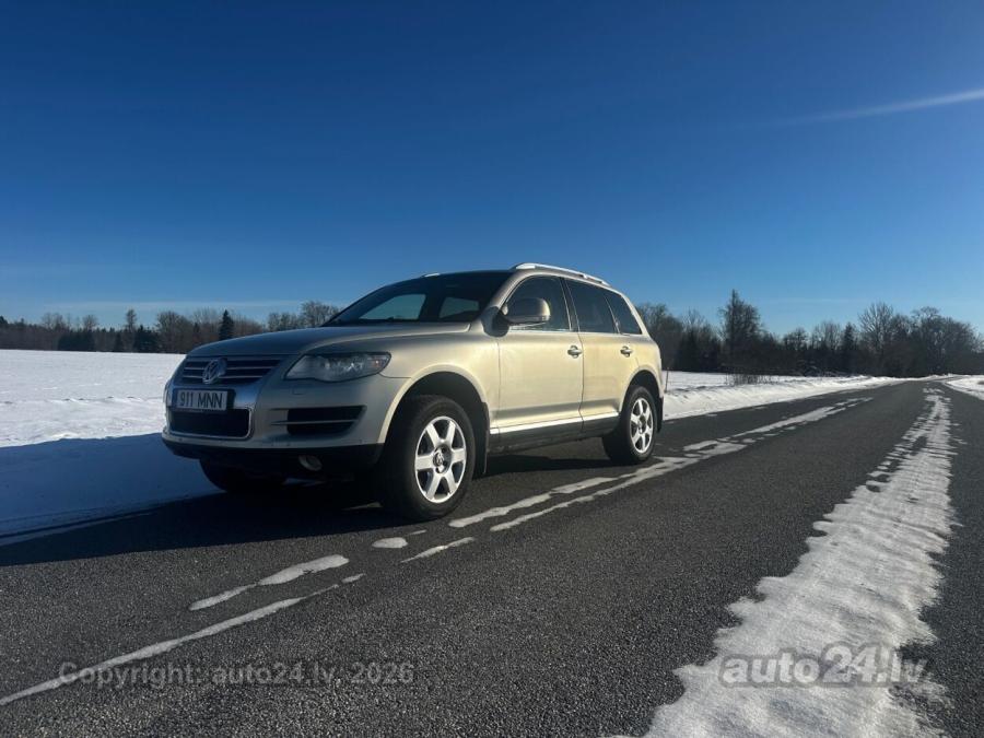Smilšu krāsa Volkswagen Touareg 2008 Tallina, ar dzinēja tilpumu 3.00 L un nobraukumu 337 tūkst. km par 5600 €, foto 4 vietnē AUTOMOTO.COM.LV