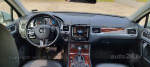 Beige Volkswagen Touareg 2012 in Tartu, with an engine capacity of 3.00 L and mileage of 302 thousand km for 10500 €, photo 9 on AUTOMOTO.COM.LV