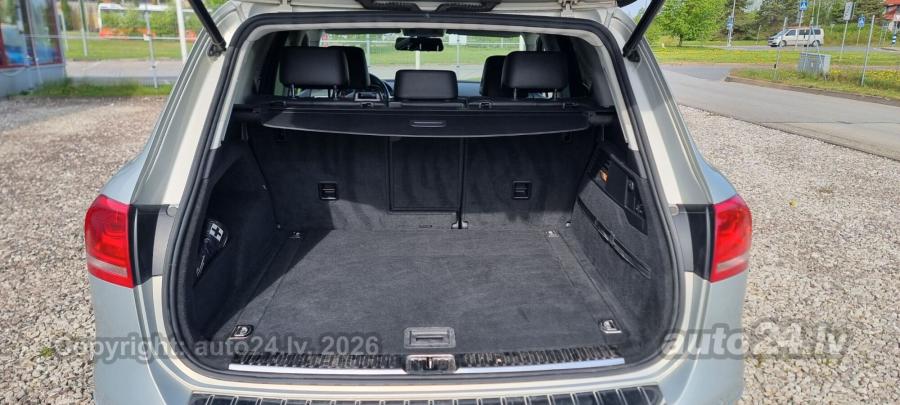 Beige Volkswagen Touareg 2012 in Tartu, with an engine capacity of 3.00 L and mileage of 302 thousand km for 10500 €, photo 11 on AUTOMOTO.COM.LV