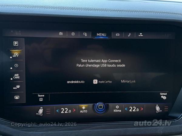 Beige Volkswagen Touareg 2019 in Parnu, with an engine capacity of 3.00 L and mileage of 135 thousand km for 37900 €, photo 11 on AUTOMOTO.COM.LV