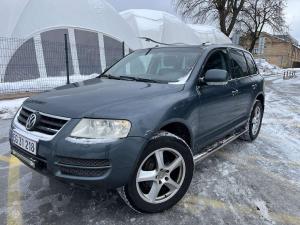 Melns Volkswagen Touareg 2003 Viļņa, ar dzinēja tilpumu 3.19 L un nobraukumu 280 tūkst. km par 2200 €, foto  vietnē AUTOMOTO.COM.LV