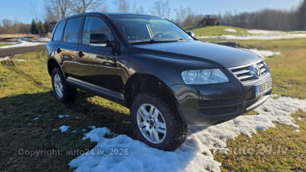 Black Volkswagen Touareg 2003 in Tallinn, with an engine capacity of 3.20 L and mileage of 225 thousand km for 3500 €, photo 4 on AUTOMOTO.COM.LV