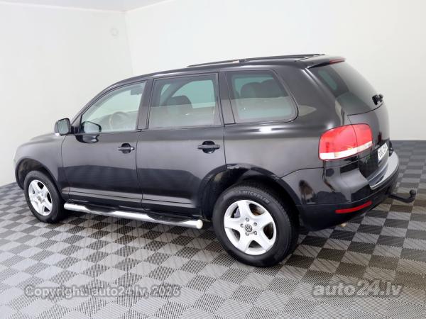Melns Volkswagen Touareg 2003 Tallina, ar dzinēja tilpumu 3.20 L un nobraukumu 209 tūkst. km par 1799 €, foto 4 vietnē AUTOMOTO.COM.LV