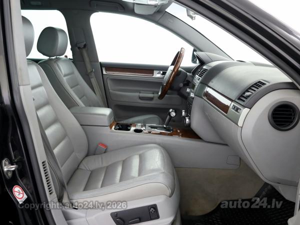 Melns Volkswagen Touareg 2003 Tallina, ar dzinēja tilpumu 3.20 L un nobraukumu 209 tūkst. km par 1799 €, foto 6 vietnē AUTOMOTO.COM.LV