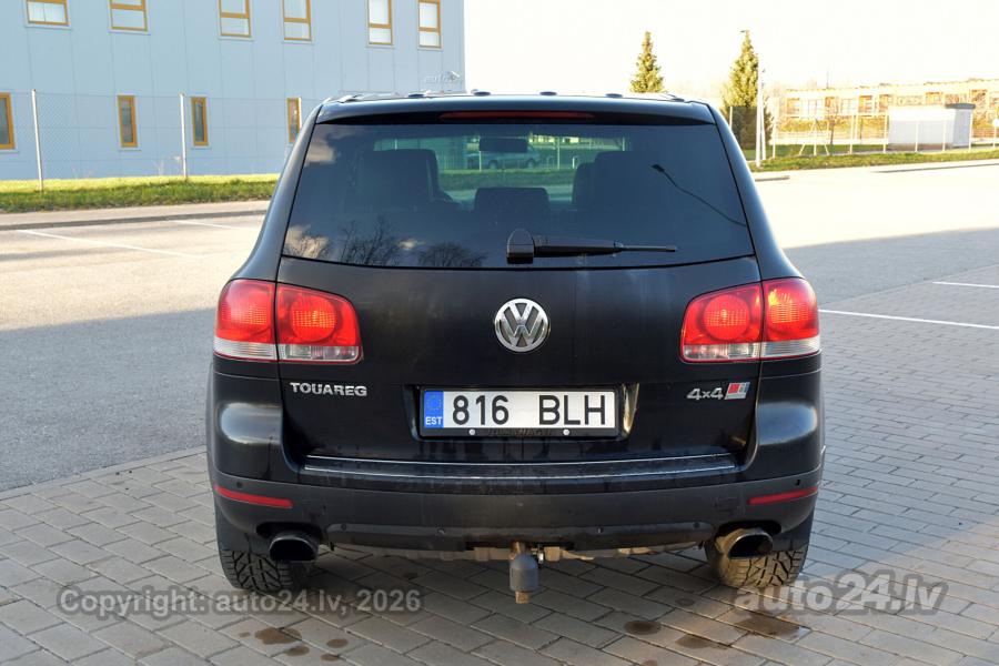 Melns Volkswagen Touareg 2004 Tartu, ar dzinēja tilpumu 2.50 L un nobraukumu 300 tūkst. km par 3550 €, foto 12 vietnē AUTOMOTO.COM.LV