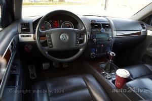 Melns Volkswagen Touareg 2004 Tartu, ar dzinēja tilpumu 2.50 L un nobraukumu 300 tūkst. km par 3550 €, foto 14 vietnē AUTOMOTO.COM.LV