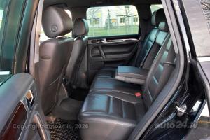 Melns Volkswagen Touareg 2004 Tartu, ar dzinēja tilpumu 2.50 L un nobraukumu 300 tūkst. km par 3550 €, foto 20 vietnē AUTOMOTO.COM.LV
