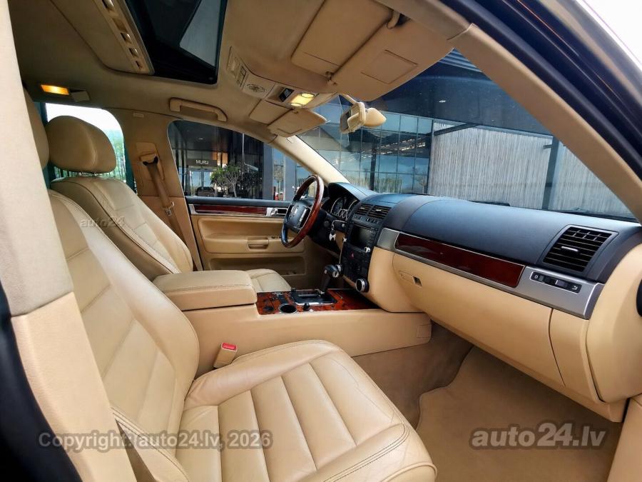 Melns Volkswagen Touareg 2004 Tartu, ar dzinēja tilpumu 2.50 L un nobraukumu 430 tūkst. km par 2490 €, foto 6 vietnē AUTOMOTO.COM.LV
