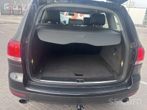 Melns Volkswagen Touareg 2004 Rīga, ar dzinēja tilpumu 2.50 L un nobraukumu 283 tūkst. km par 2750 €, foto 7 vietnē AUTOMOTO.COM.LV