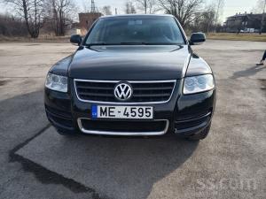 Black Volkswagen Touareg 2004 in Liepaja, with an engine capacity of 3.20 L and mileage of 252 thousand km for 5000 €, photo  on AUTOMOTO.COM.LV