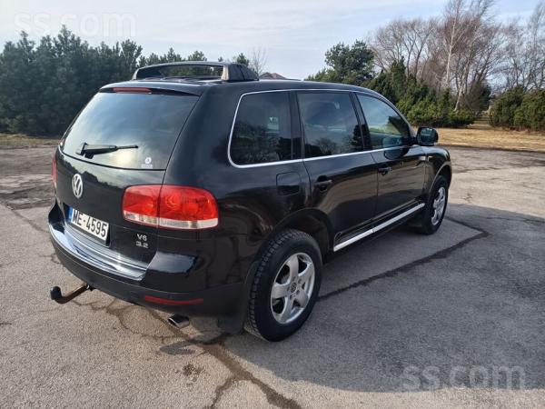 Melns Volkswagen Touareg 2004 Liepāja, ar dzinēja tilpumu 3.20 L un nobraukumu 252 tūkst. km par 5000 €, foto 3 vietnē AUTOMOTO.COM.LV