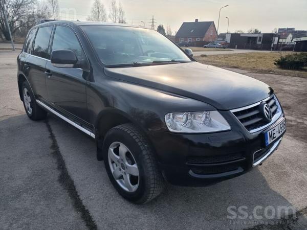 Melns Volkswagen Touareg 2004 Liepāja, ar dzinēja tilpumu 3.20 L un nobraukumu 252 tūkst. km par 5000 €, foto 4 vietnē AUTOMOTO.COM.LV