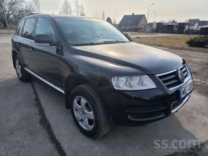 Black Volkswagen Touareg 2004 in Liepaja, with an engine capacity of 3.20 L and mileage of 252 thousand km for 5000 €, photo 5 on AUTOMOTO.COM.LV