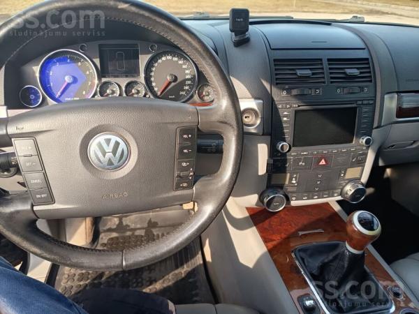 Melns Volkswagen Touareg 2004 Liepāja, ar dzinēja tilpumu 3.20 L un nobraukumu 252 tūkst. km par 5000 €, foto 6 vietnē AUTOMOTO.COM.LV