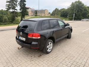 Melns Volkswagen Touareg 2004 Saldus, ar dzinēja tilpumu 2.50 L un nobraukumu 267 tūkst. km par 2650 €, foto 3 vietnē AUTOMOTO.COM.LV