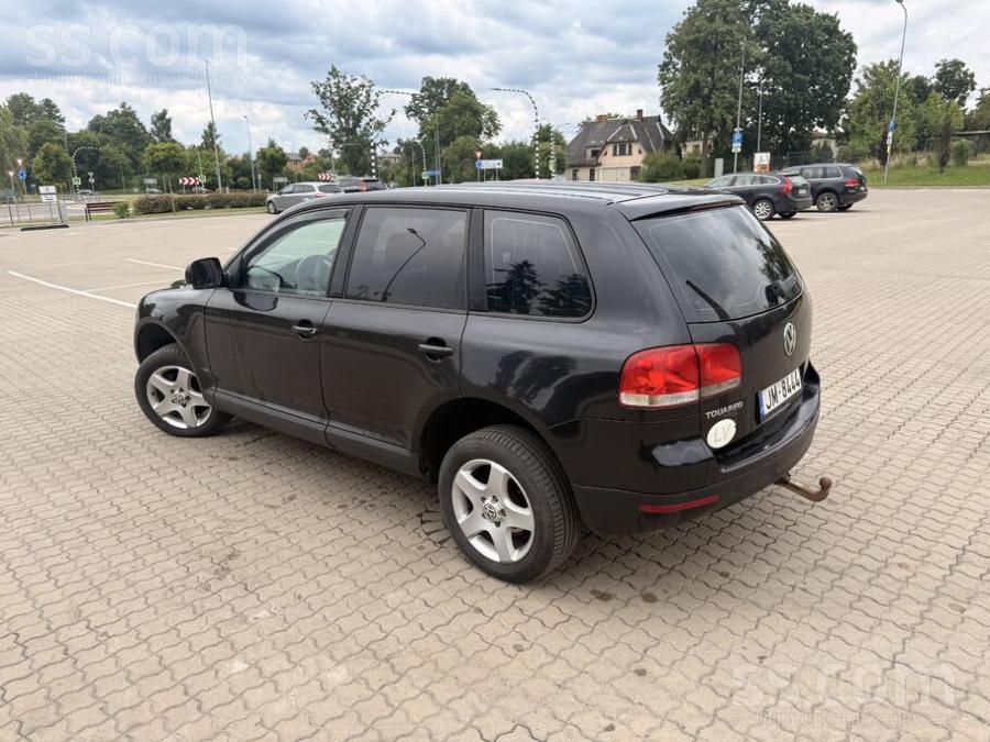 Melns Volkswagen Touareg 2004 Saldus, ar dzinēja tilpumu 2.50 L un nobraukumu 267 tūkst. km par 2650 €, foto 5 vietnē AUTOMOTO.COM.LV