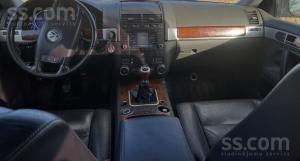 Melns Volkswagen Touareg 2004 Saldus, ar dzinēja tilpumu 2.50 L un nobraukumu 267 tūkst. km par 2650 €, foto 6 vietnē AUTOMOTO.COM.LV