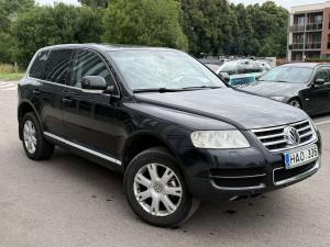 Melns Volkswagen Touareg 2004 Viļņa, ar dzinēja tilpumu 2.46 L un nobraukumu 250 tūkst. km par 2350 €, foto 3 vietnē AUTOMOTO.COM.LV