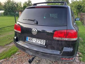 Black Volkswagen Touareg 2004 in Jelgava, with an engine capacity of 2.50 L and mileage of 382 thousand km for 1500 €, photo 6 on AUTOMOTO.COM.LV