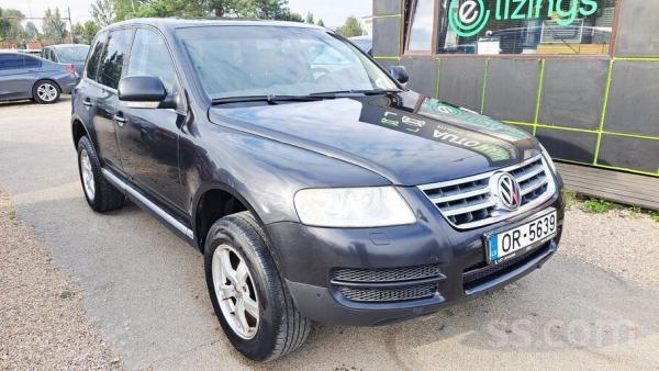 Black Volkswagen Touareg 2004 in Riga, with an engine capacity of 2.50 L and mileage of 526 thousand km for 2500 €, photo 4 on AUTOMOTO.COM.LV