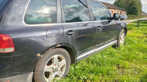 Volkswagen Touareg 2004 Jegeva vietnÄ Melns Volkswagen Touareg 2004 Jegeva, ar dzinÄja tilpumu 2.50 L un nobraukumu 570 tÅ«kst. km par 1500 ā¬, foto 4 vietnÄ AUTOMOTO.COM.LV