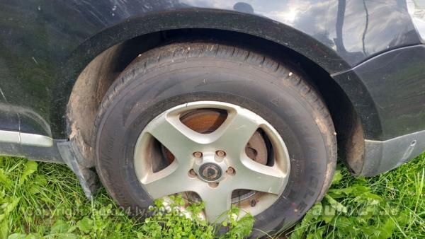 Volkswagen Touareg 2004 Jegeva vietnÄ Melns Volkswagen Touareg 2004 Jegeva, ar dzinÄja tilpumu 2.50 L un nobraukumu 570 tÅ«kst. km par 1500 ā¬, foto 5 vietnÄ AUTOMOTO.COM.LV