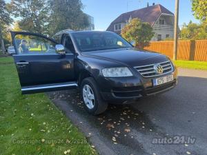 Melns Volkswagen Touareg 2004 Tallina, ar dzinēja tilpumu 2.50 L un nobraukumu 360 tūkst. km par 1990 €, foto  vietnē AUTOMOTO.COM.LV