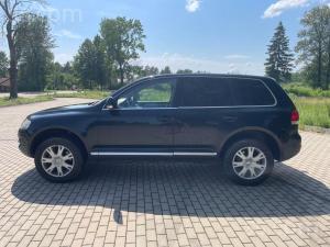 Black Volkswagen Touareg 2005 in Rezekne, with an engine capacity of 3.00 L and mileage of 368 thousand km for 3300 €, photo 2 on AUTOMOTO.COM.LV