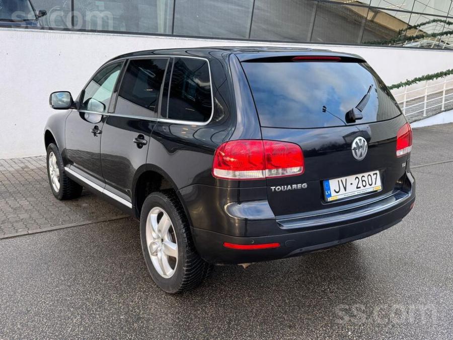 Black Volkswagen Touareg 2005 in Riga, with an engine capacity of 3.00 L and mileage of 0 thousand km for 4550 €, photo 4 on AUTOMOTO.COM.LV