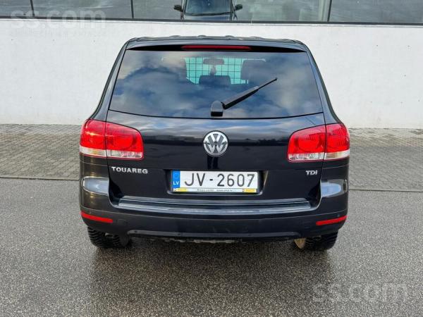Melns Volkswagen Touareg 2005 Rīga, ar dzinēja tilpumu 3.00 L un nobraukumu 0 tūkst. km par 4550 €, foto 5 vietnē AUTOMOTO.COM.LV