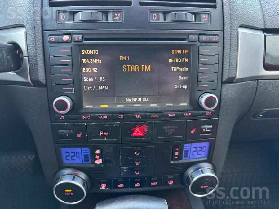 Black Volkswagen Touareg 2005 in Riga, with an engine capacity of 3.00 L and mileage of 0 thousand km for 4550 €, photo 21 on AUTOMOTO.COM.LV