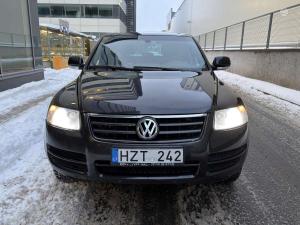 Melns Volkswagen Touareg 2005 Viļņa, ar dzinēja tilpumu 2.97 L un nobraukumu 402 tūkst. km par 3450 €, foto 2 vietnē AUTOMOTO.COM.LV