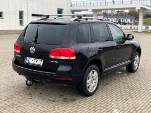Melns Volkswagen Touareg 2005 Rēzekne, ar dzinēja tilpumu 3.00 L un nobraukumu 308 tūkst. km par 3350 €, foto 5 vietnē AUTOMOTO.COM.LV