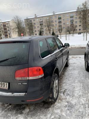 Black Volkswagen Touareg 2005 in Riga, with an engine capacity of 3.00 L and mileage of 0 thousand km for 3400 €, photo  on AUTOMOTO.COM.LV