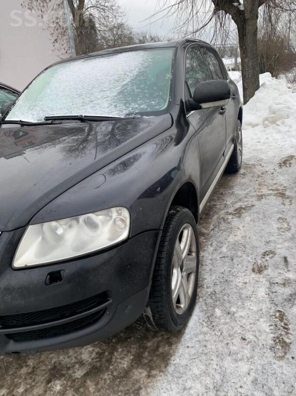 Black Volkswagen Touareg 2005 in Riga, with an engine capacity of 3.00 L and mileage of 0 thousand km for 3400 €, photo 2 on AUTOMOTO.COM.LV