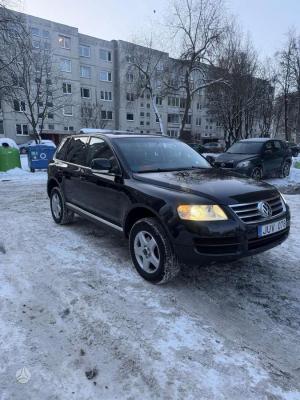 Black Volkswagen Touareg 2005 in Kaunas, with an engine capacity of 2.46 L and mileage of 288 thousand km for 4200 €, photo 2 on AUTOMOTO.COM.LV