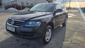 Black Volkswagen Touareg 2005 in Jogeva, with an engine capacity of 3.00 L and mileage of 339 thousand km for 4200 €, photo 4 on AUTOMOTO.COM.LV