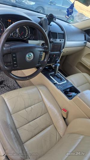 Black Volkswagen Touareg 2005 in Jogeva, with an engine capacity of 3.00 L and mileage of 339 thousand km for 4200 €, photo 7 on AUTOMOTO.COM.LV