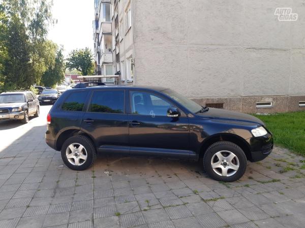 Melns Volkswagen Touareg 2005 Kauņa, ar dzinēja tilpumu 2.50 L un nobraukumu 200 tūkst. km par 2500 €, foto 8 vietnē AUTOMOTO.COM.LV
