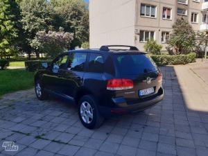 Melns Volkswagen Touareg 2005 Kauņa, ar dzinēja tilpumu 2.50 L un nobraukumu 200 tūkst. km par 2500 €, foto 14 vietnē AUTOMOTO.COM.LV