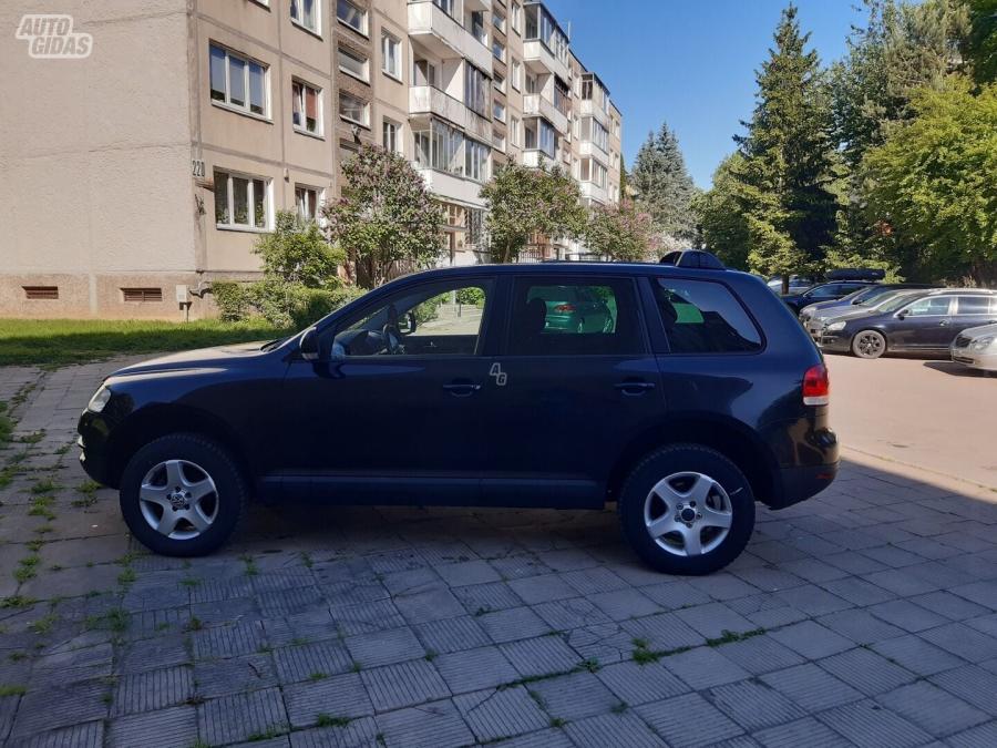 Melns Volkswagen Touareg 2005 Kauņa, ar dzinēja tilpumu 2.50 L un nobraukumu 200 tūkst. km par 2500 €, foto 16 vietnē AUTOMOTO.COM.LV