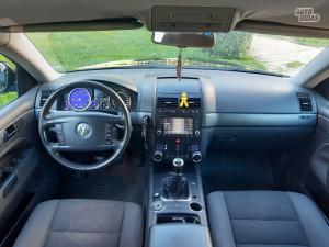 Melns Volkswagen Touareg 2005 Kauņa, ar dzinēja tilpumu 2.50 L un nobraukumu 200 tūkst. km par 2500 €, foto 20 vietnē AUTOMOTO.COM.LV