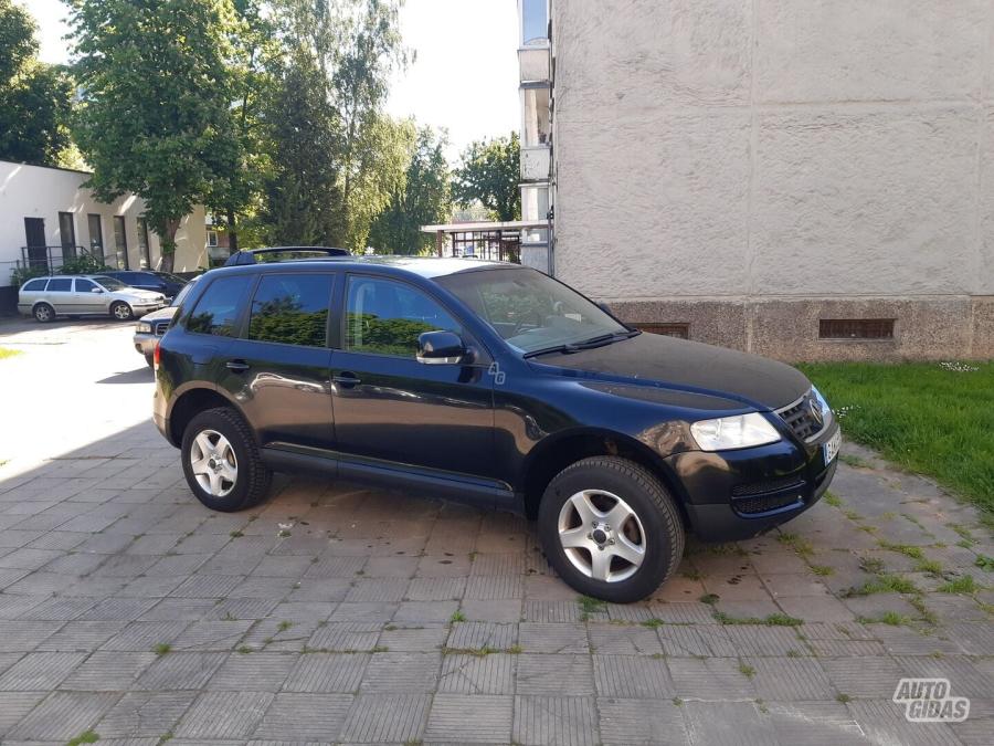 Черный Фольксваген Туарег 2005 в Каунас, объемом двигателя 2.50 л и пробегом 200 тыс. км за 2500 €, фото 8 на AUTOMOTO.COM.LV