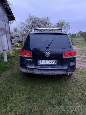 Black Volkswagen Touareg 2005 in Saldus, with an engine capacity of 2.50 L and mileage of 0 thousand km for 1400 €, photo  on AUTOMOTO.COM.LV