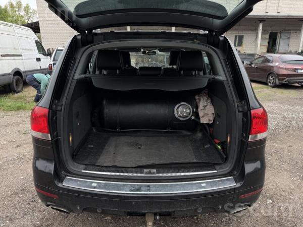 Melns Volkswagen Touareg 2005 Ventspils, ar dzinēja tilpumu 3.20 L un nobraukumu 236 tūkst. km par 5300 €, foto 4 vietnē AUTOMOTO.COM.LV