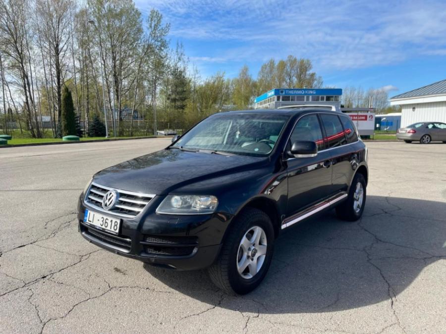 Melns Volkswagen Touareg 2005 Rīga, ar dzinēja tilpumu 3.00 L un nobraukumu 0 tūkst. km par 4900 €, foto 1 vietnē AUTOMOTO.COM.LV