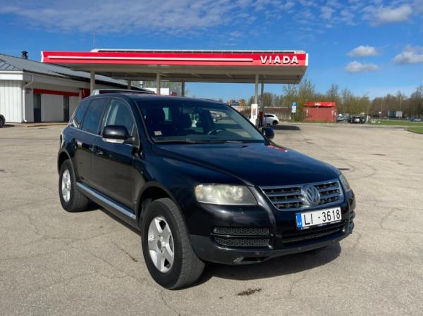 Black Volkswagen Touareg 2005 in Riga, with an engine capacity of 3.00 L and mileage of 0 thousand km for 4900 €, photo 3 on AUTOMOTO.COM.LV